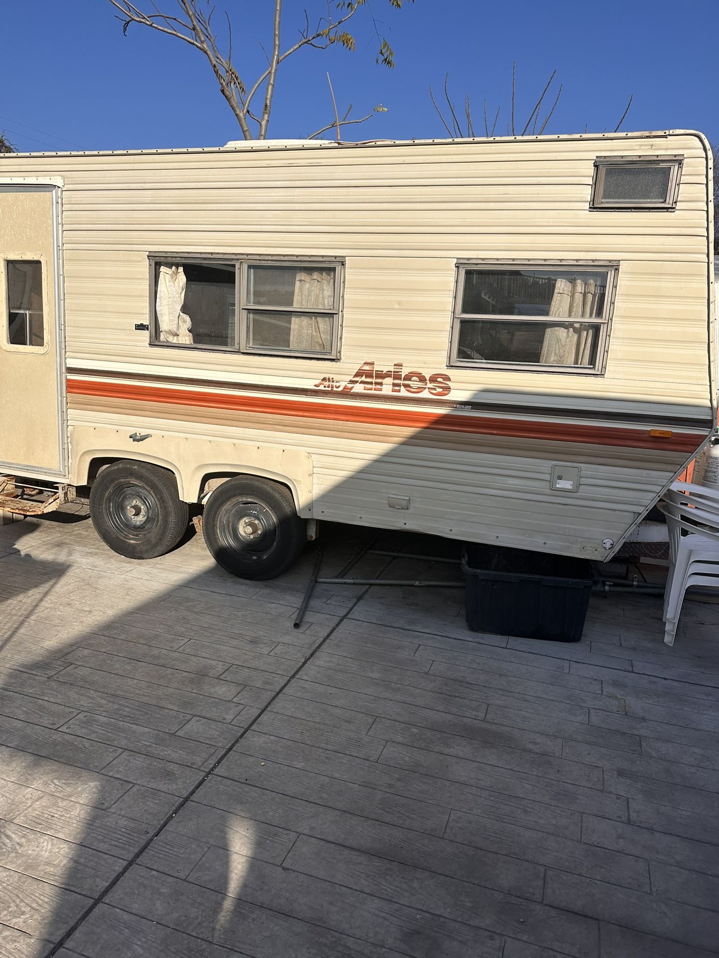 Trailer Skyline 1986 Aljo Aries for Sale in San Diego, CA - OfferUp