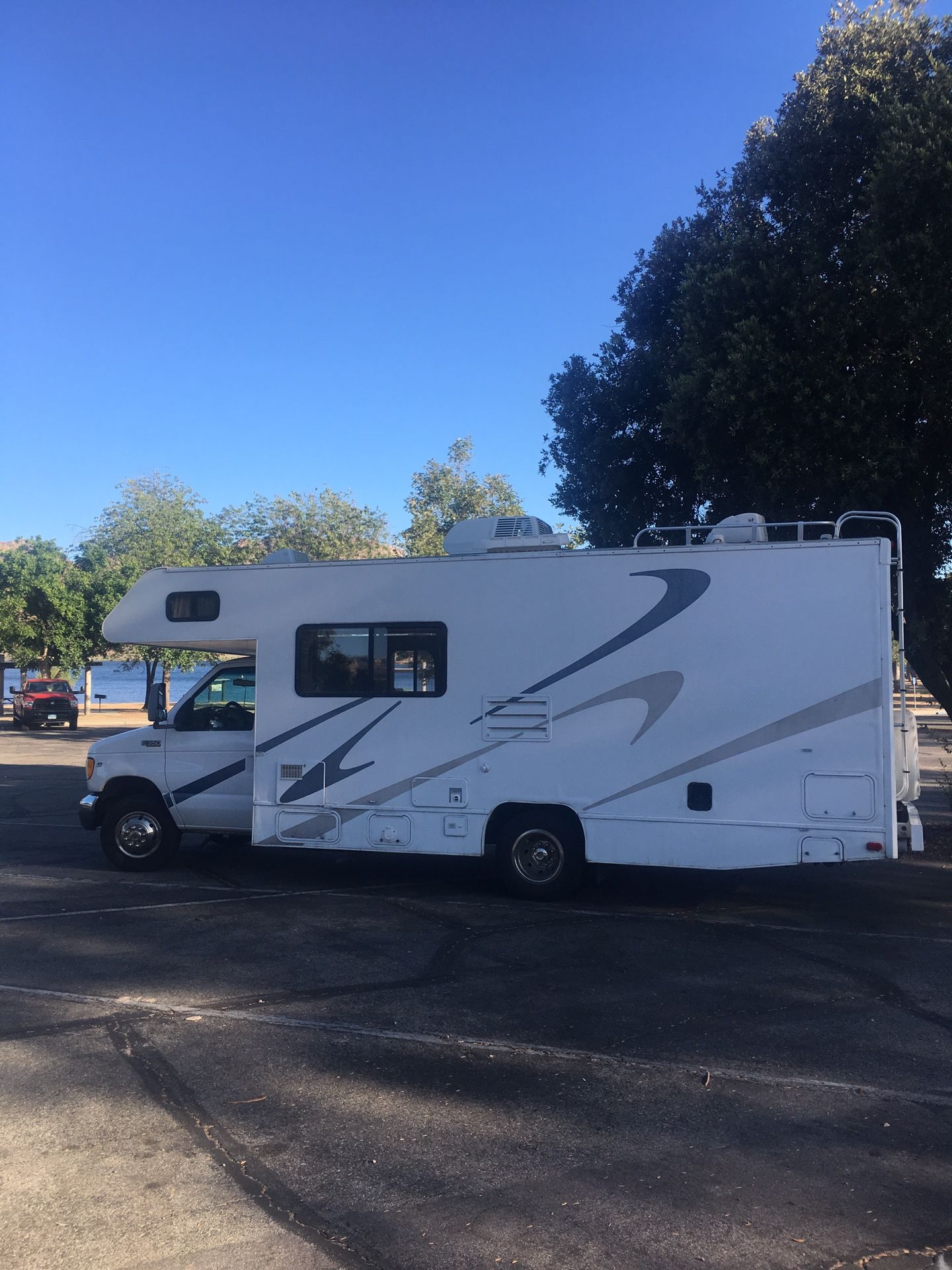 Fleetwood Tioga C Class 24 ft. Motorhome for Sale in Murrieta, CA - OfferUp