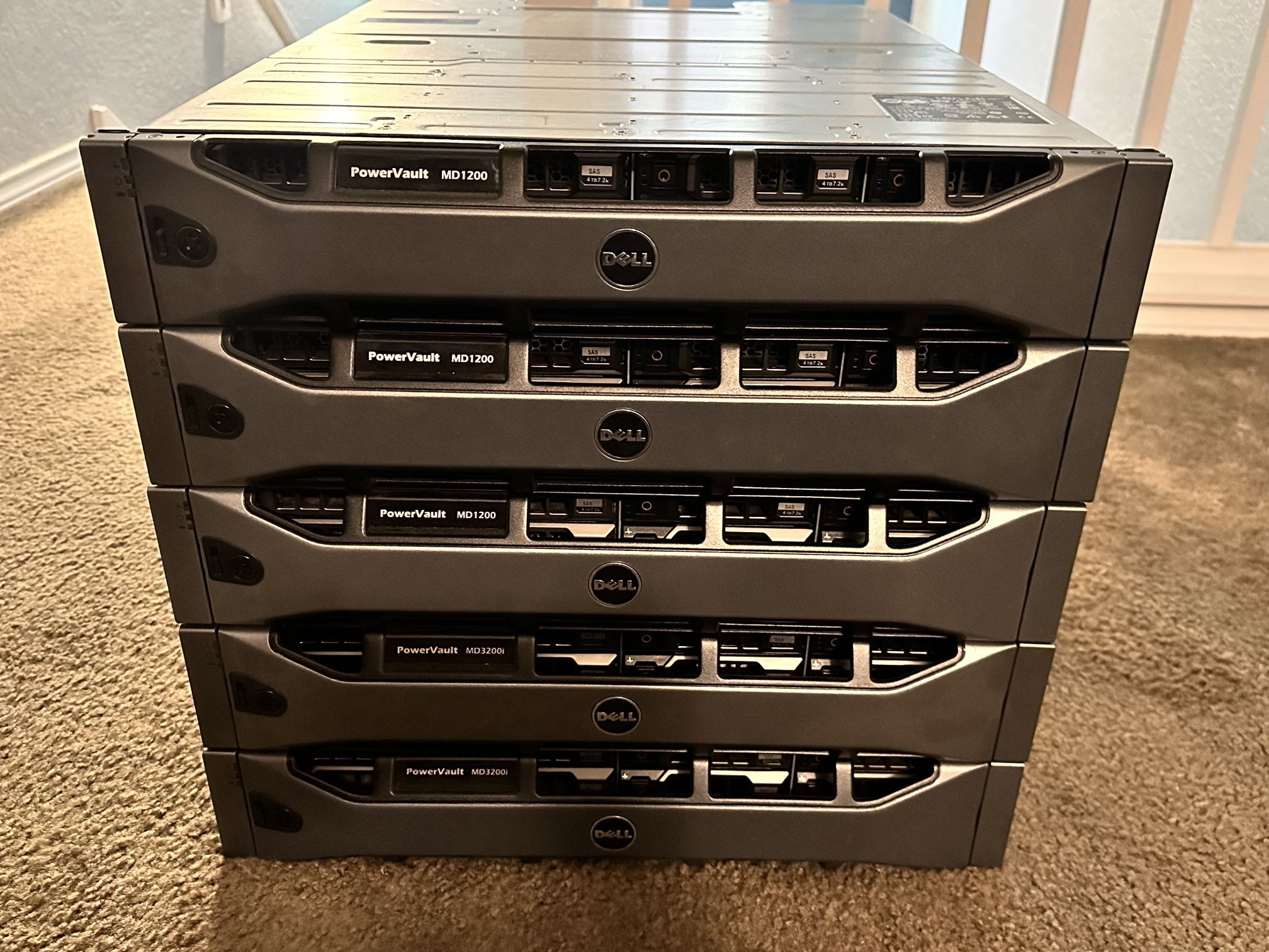 48TB Or 96TB Dell PowerVault Storage sAN for Sale in San Antonio, TX ...