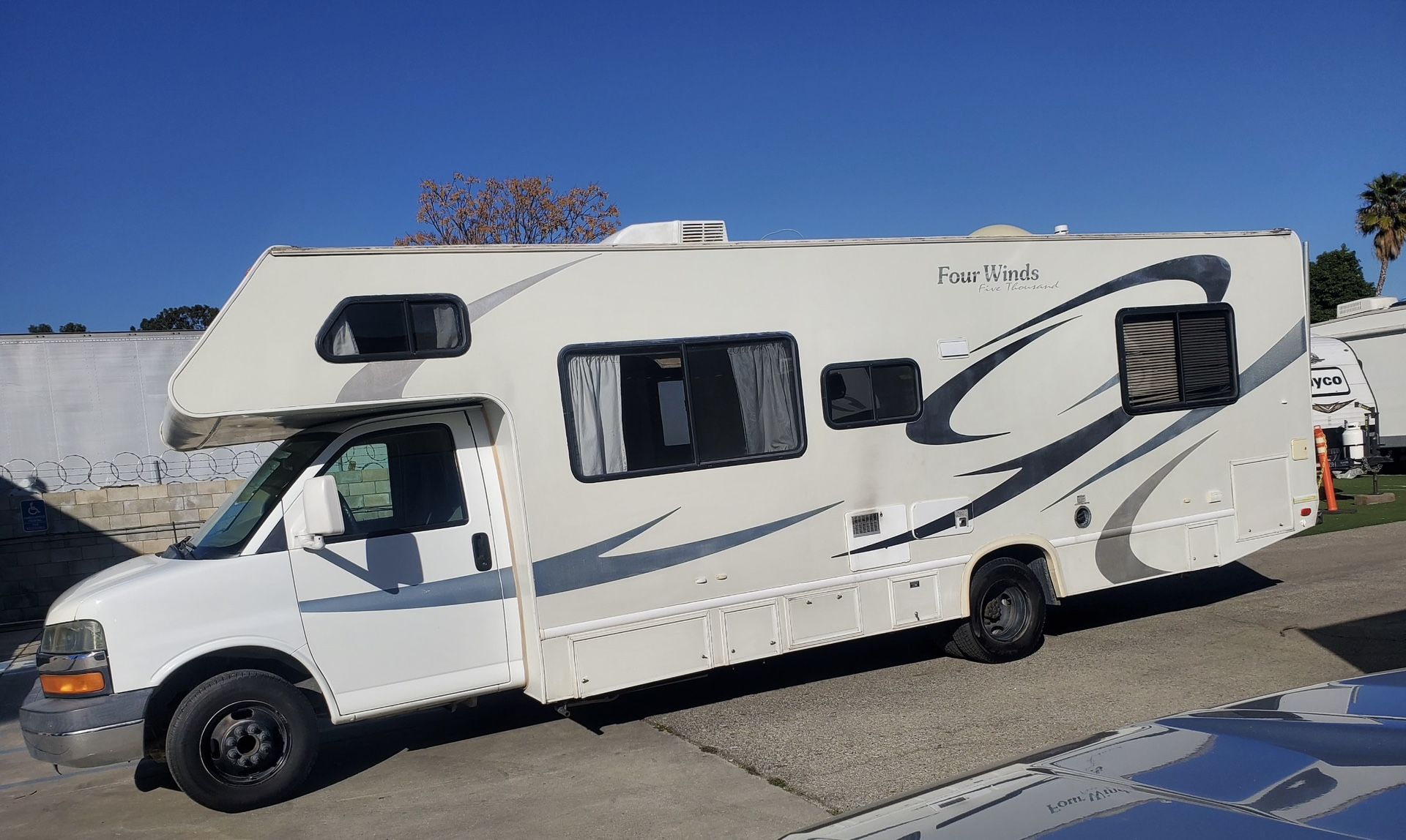 Chevy RV Motorhome 28’ for Sale in Chino, CA - OfferUp