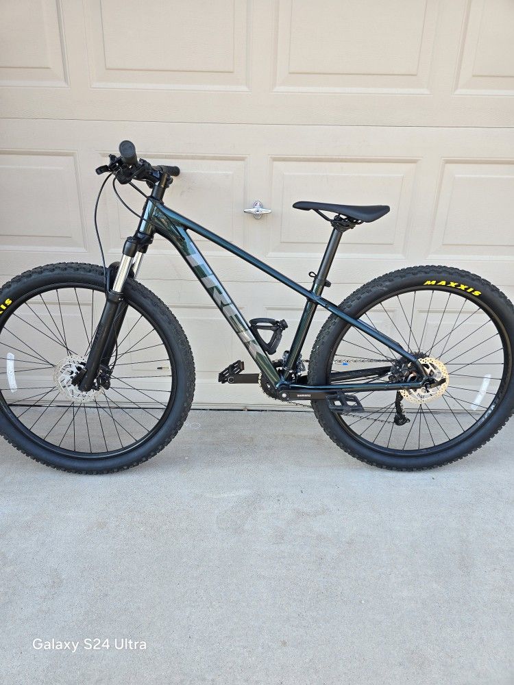 TREK MARLIN 7 MOUNTAIN BIKE (SMALL FRAME) for Sale in Mesa, AZ - OfferUp