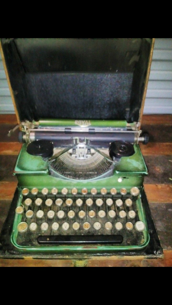 Vintage 1926-27 Green Royal Model P Portable Typewriter RARE! for Sale ...