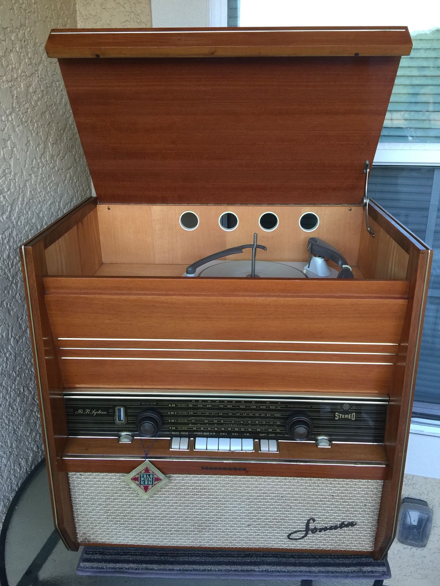 Have a vintage TELEFUNKEN SONATA HI-FI STEREO 5083 WK W/PAPERWORK. for ...