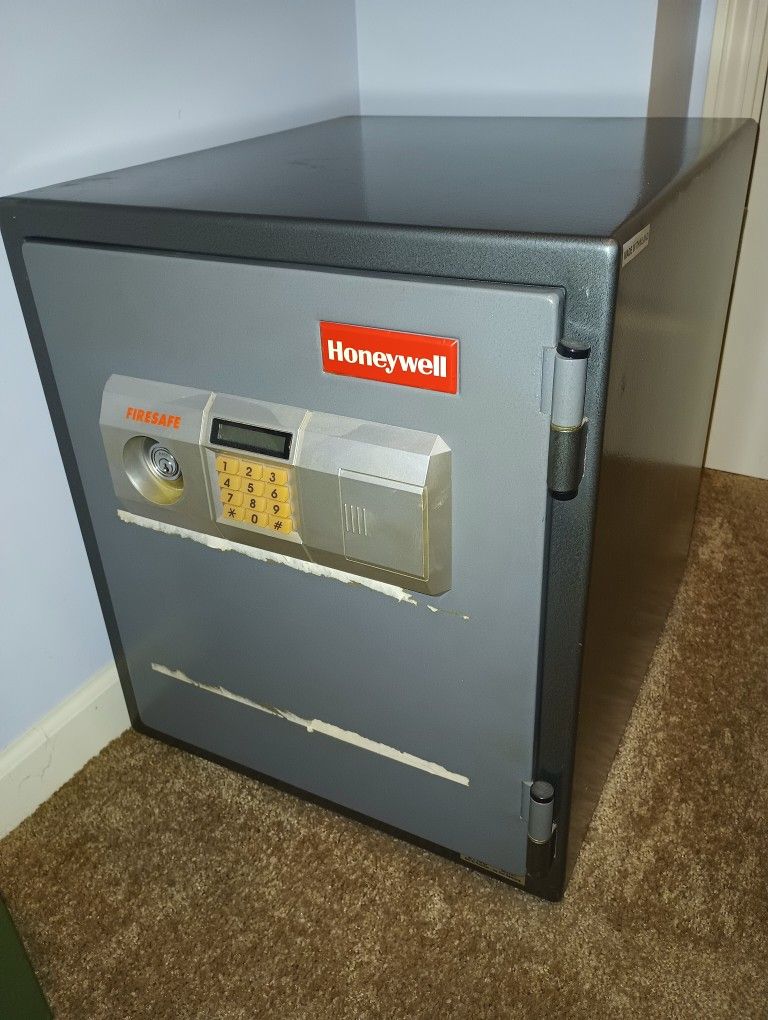 Honeywell Safe for Sale in Marengo, IL - OfferUp