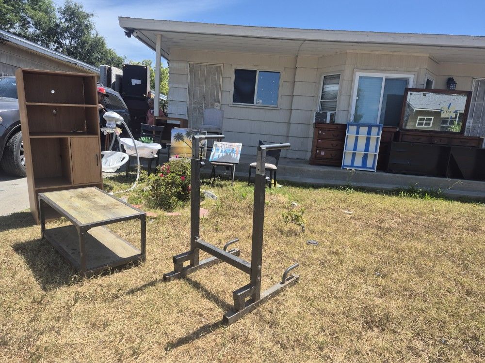 Free Furniture And Pther Stuff for Sale in La Mesa, CA - OfferUp