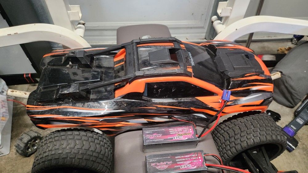 Traxxas XRT 8S Upgraded With Batteries, XT90 Adapters Wing Mount Shock ...