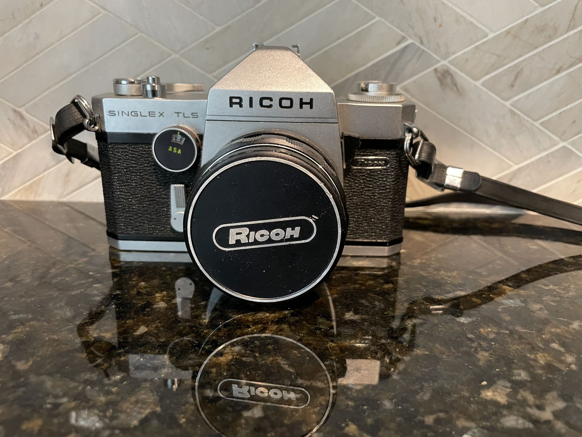 Ricoh Singlex TLS 35mm SLR Film Camera - Auto Rikenon 1:2.8 55mm Lens ...