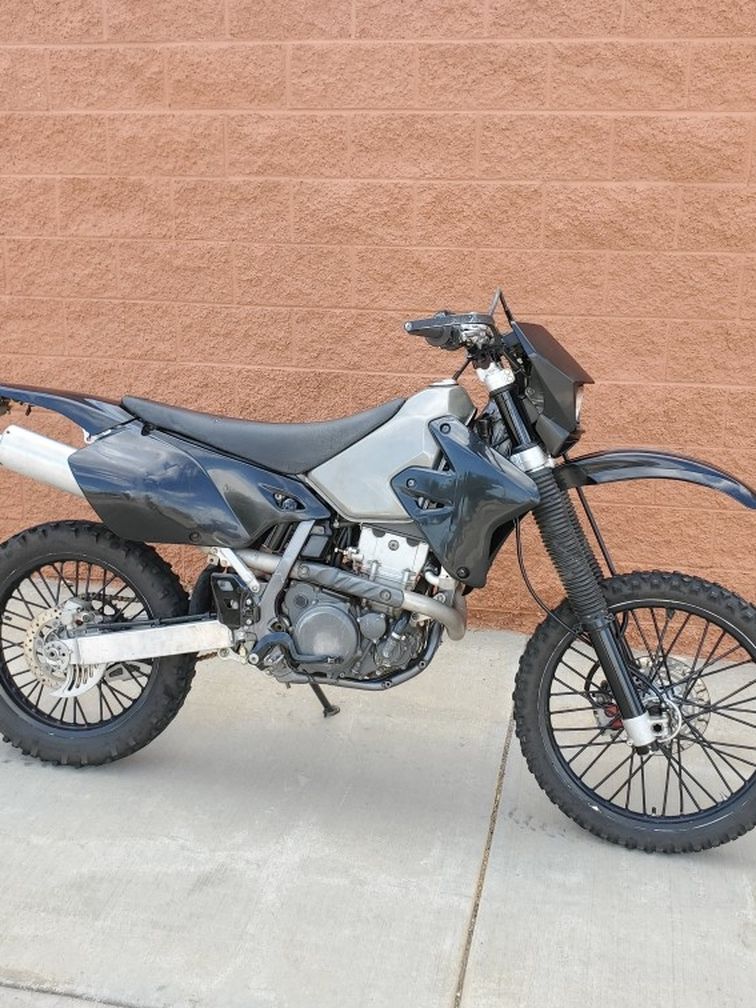 2001 Suzuki drz400s for Sale in Palmdale, CA - OfferUp