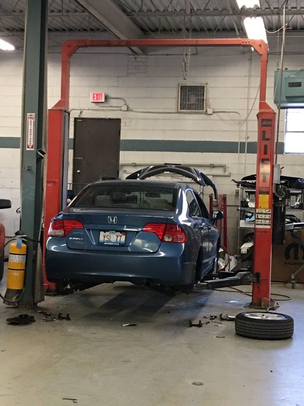 Two post car lift ALM 7001A for Sale in Villa Park, IL - OfferUp