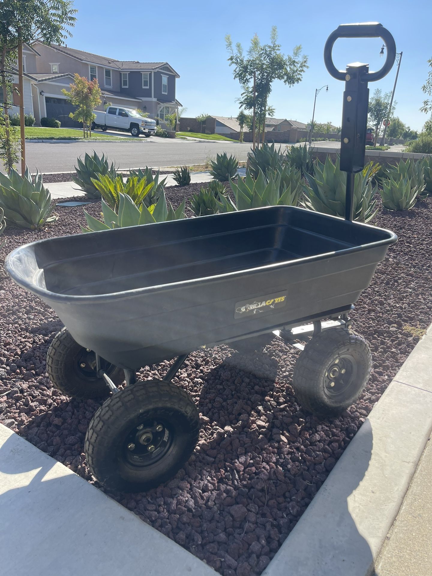 Gorilla Dump Cart for Sale in Fontana, CA - OfferUp