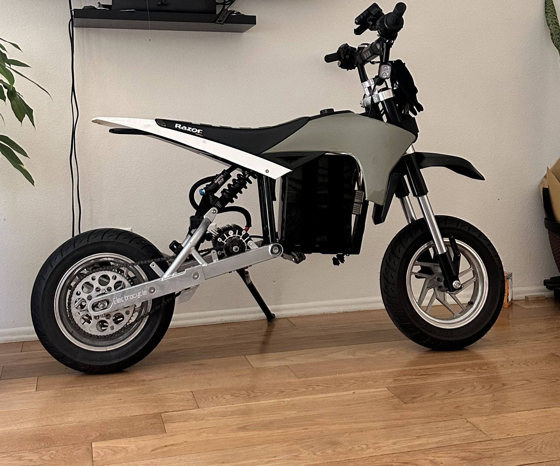 Razor Sx500 for Sale in Long Beach, CA - OfferUp