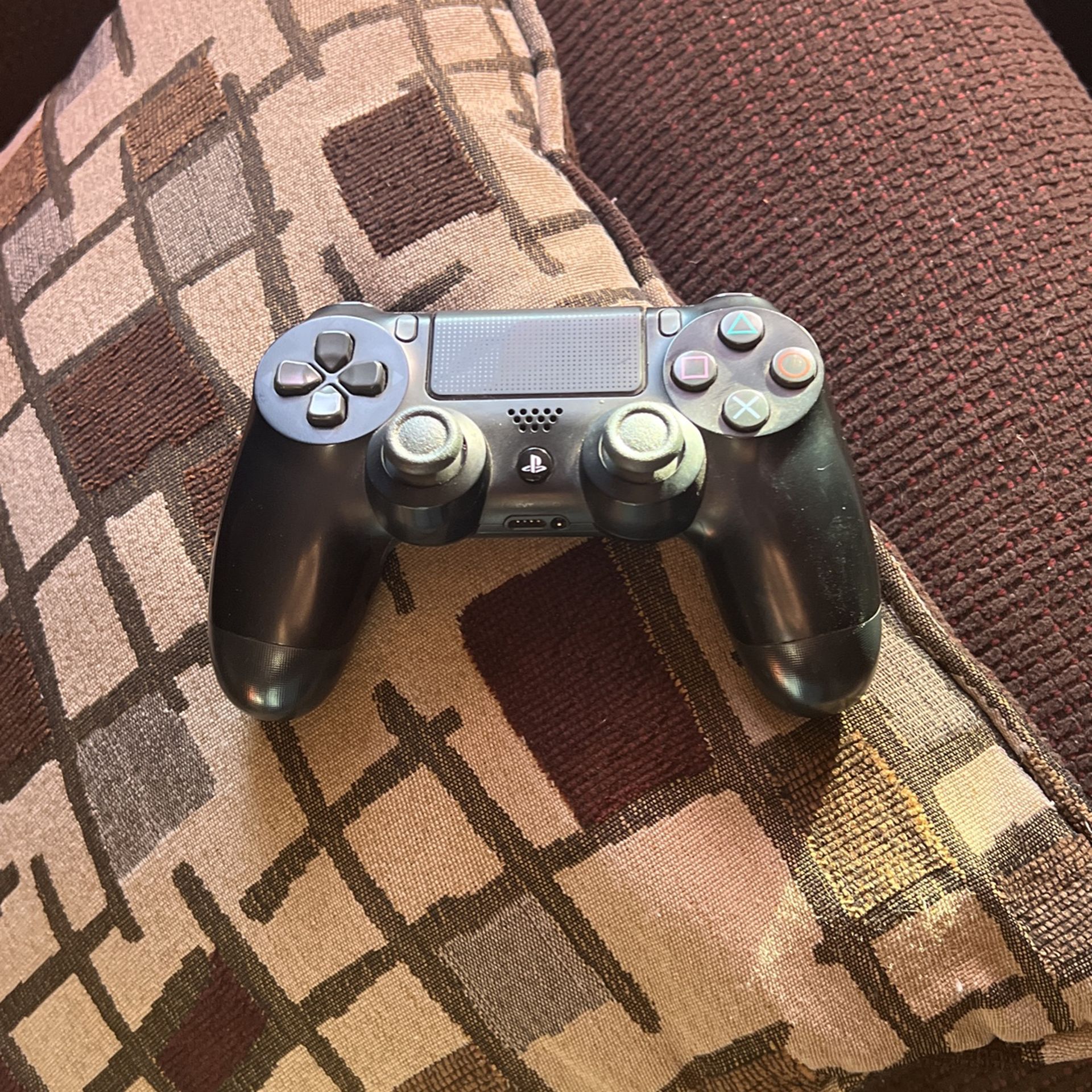 PS4 DualShock Controller for Sale in Bakersfield, CA - OfferUp