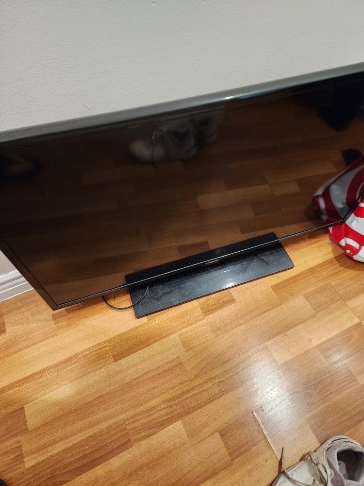Samsung 35 Inch Tv for Sale in La Mirada, CA - OfferUp