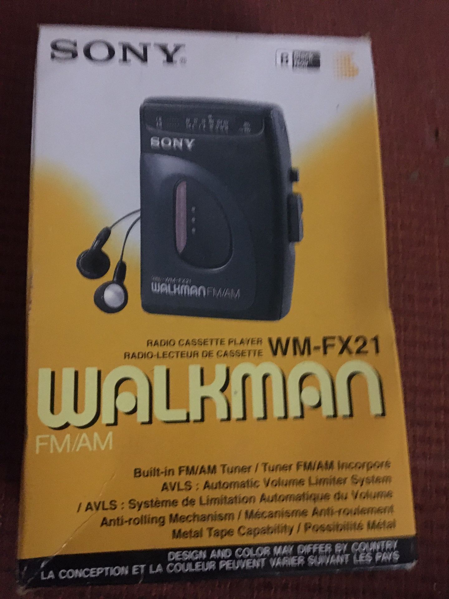 Sony Walkman wm-fx21. An original 1992 Sony Walkman... still in the box ...
