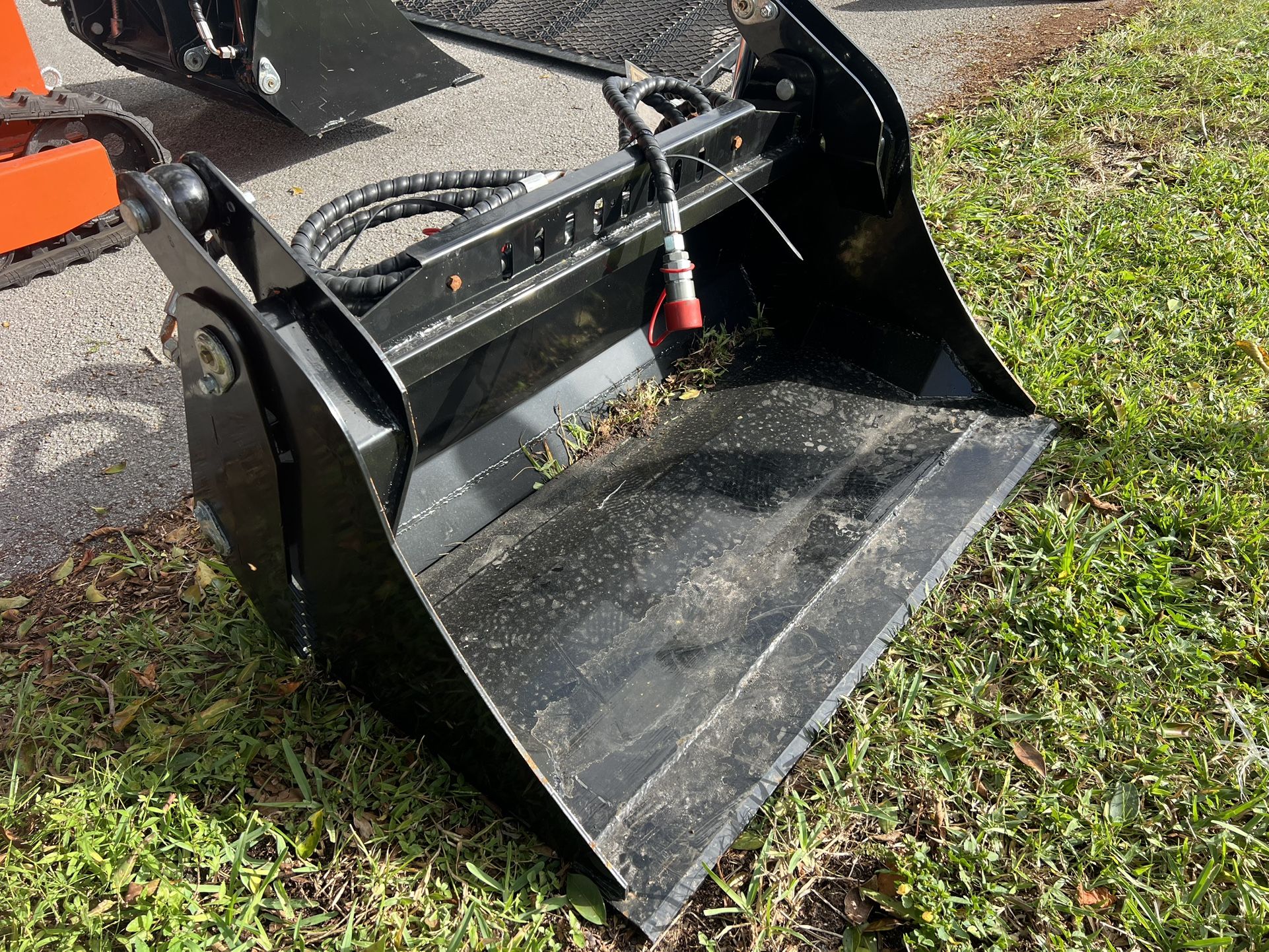 4 In 1 Mini Skid Steer Bucket for Sale in Pembroke Pines, FL - OfferUp