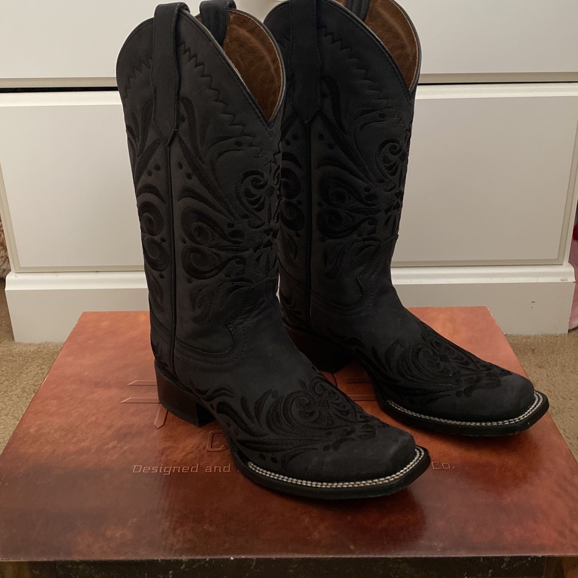 Circle G, Black Embroidered Cowgirl Boots, Cavenders, Size 7M for Sale ...