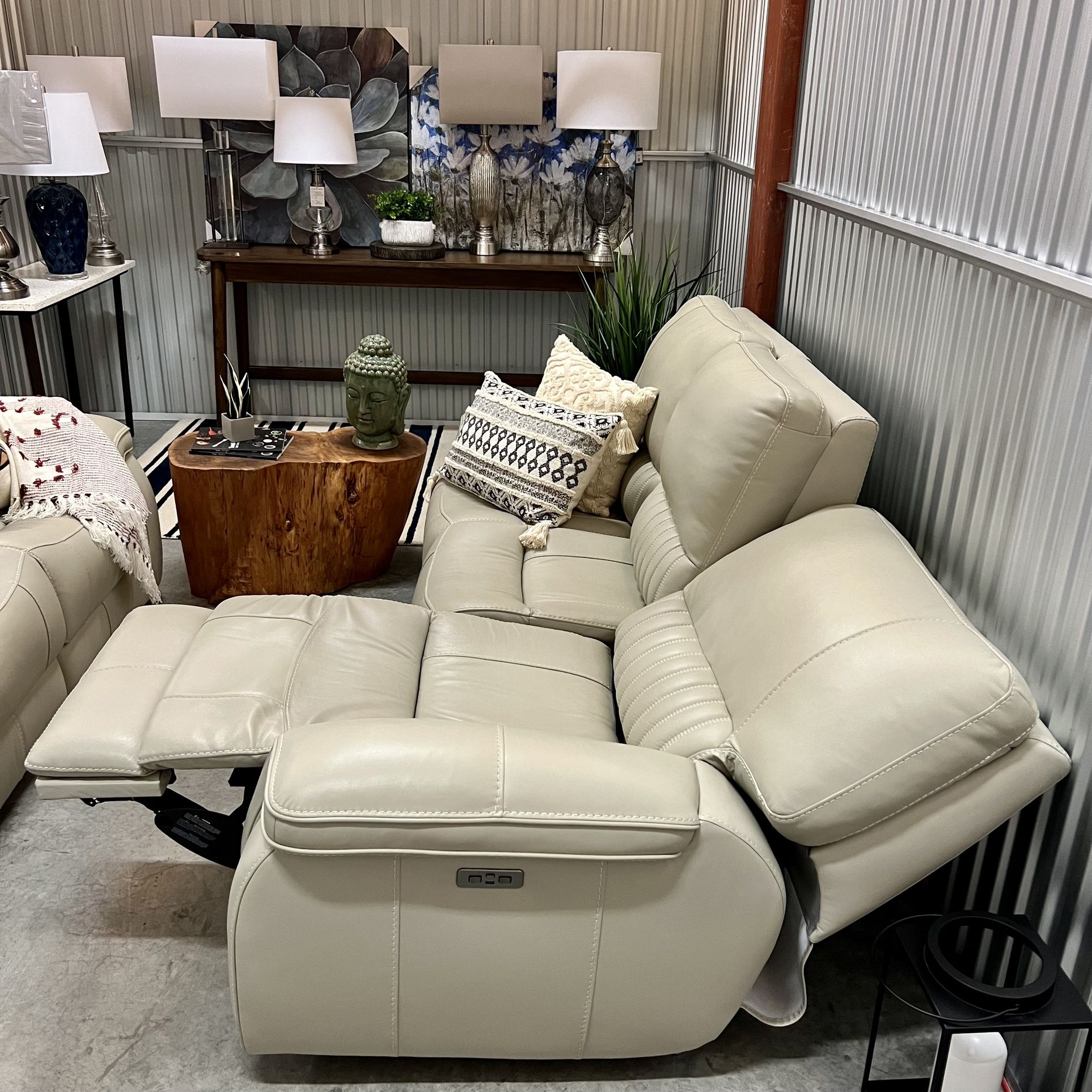 Williamton Leather Power Reclining Loveseat