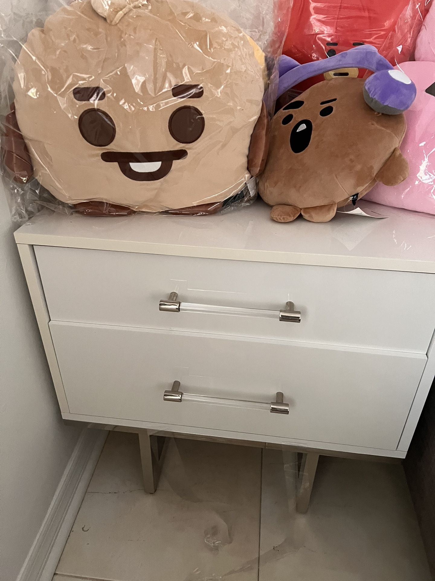 Cortina Nightstand Set for Sale in Miami Beach, FL - OfferUp