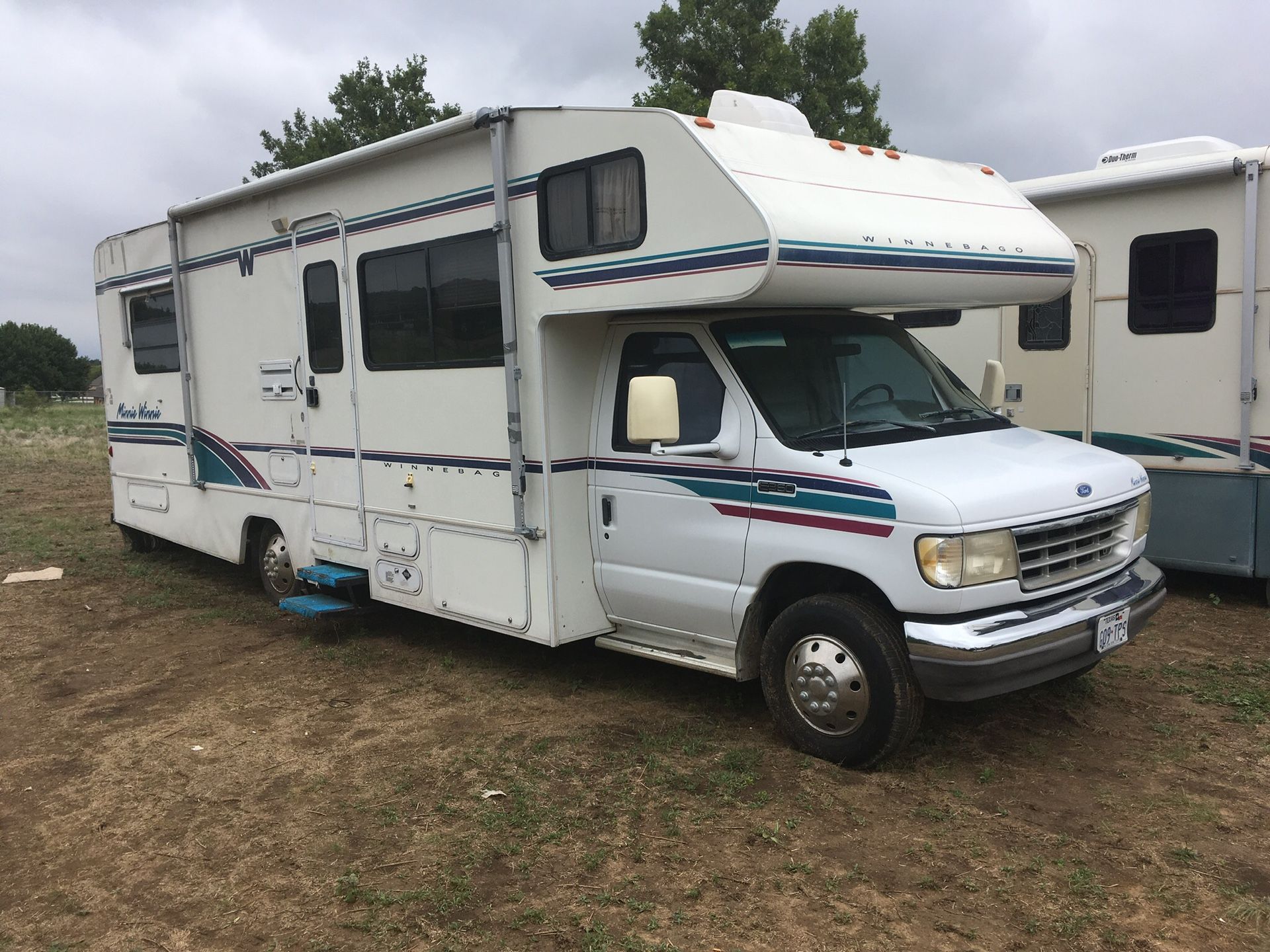1995 Minnie Winnie Ford E-350 RV, NO TITLE!!! for Sale in Irving, TX ...
