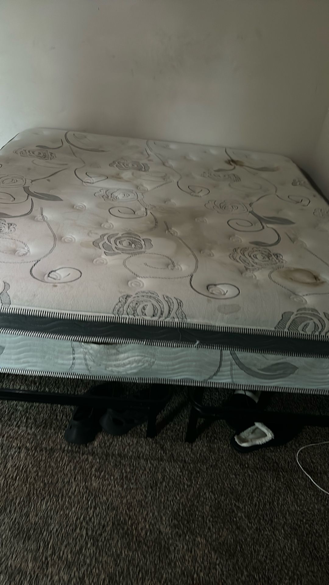 Freeee Bed And Tv for Sale in Fresno, CA - OfferUp