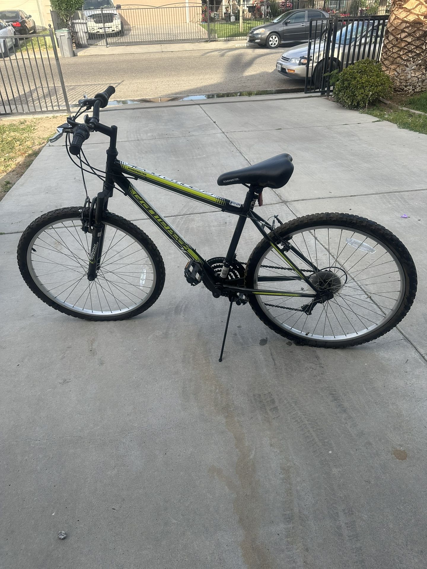 Roadmaster bike granite peak for Sale in Woodville, CA - OfferUp