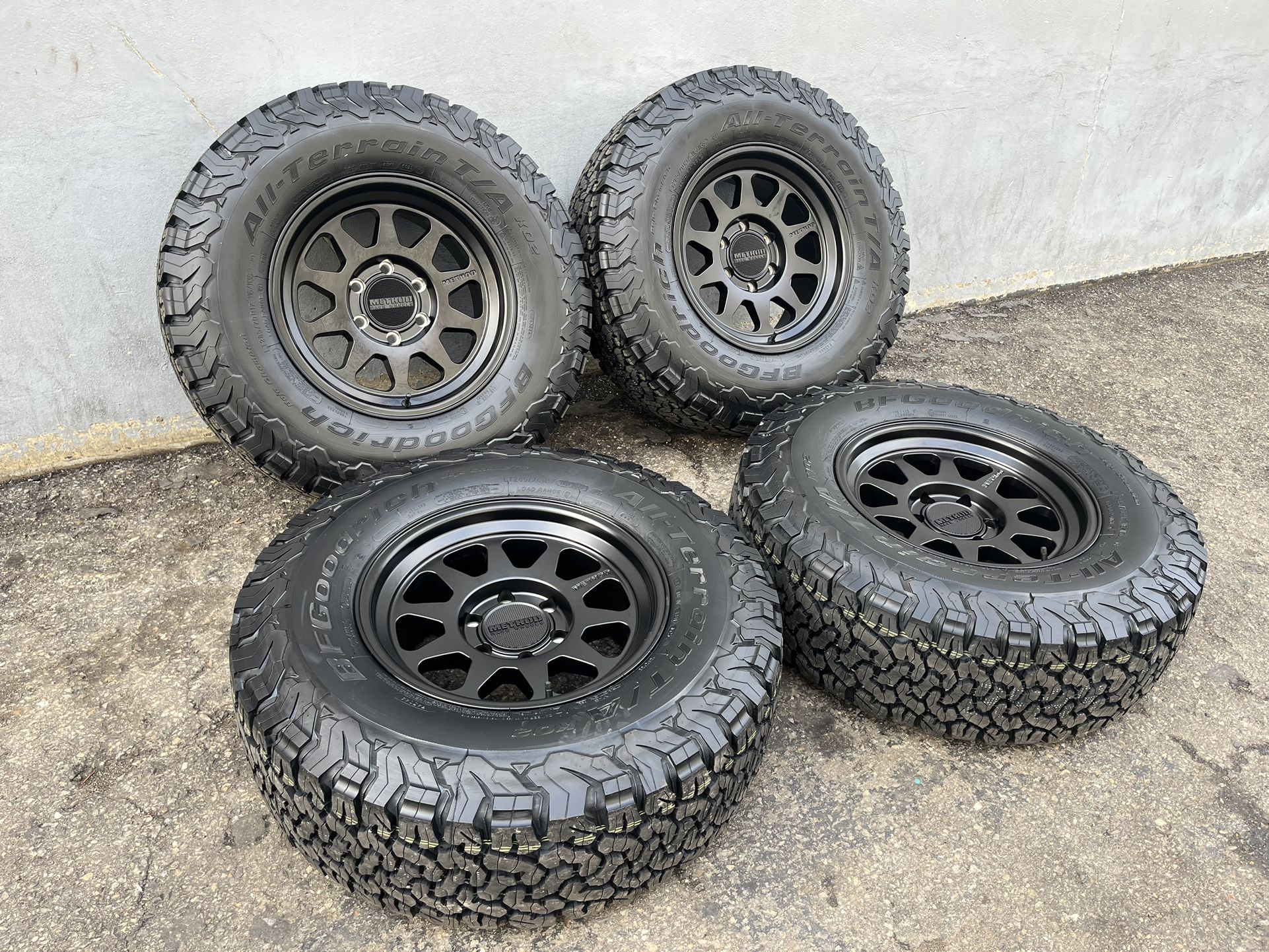 17 Inch Method MR316 Matte Black Wheels/Rims with 285/70R17 BFGoodrich ...