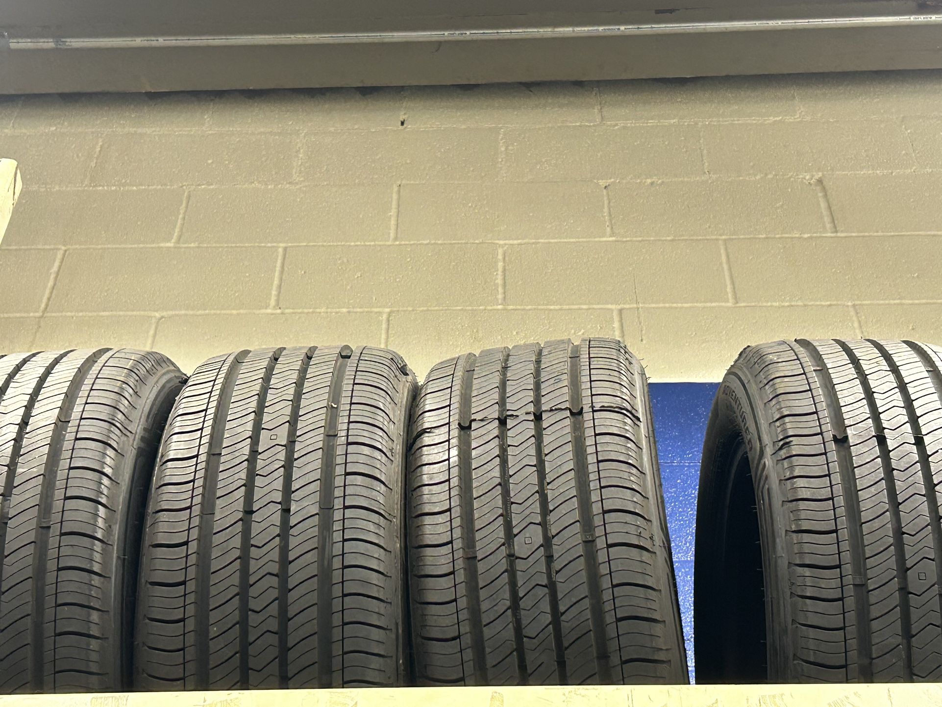 225/55R17 for Sale in Long Beach, CA - OfferUp
