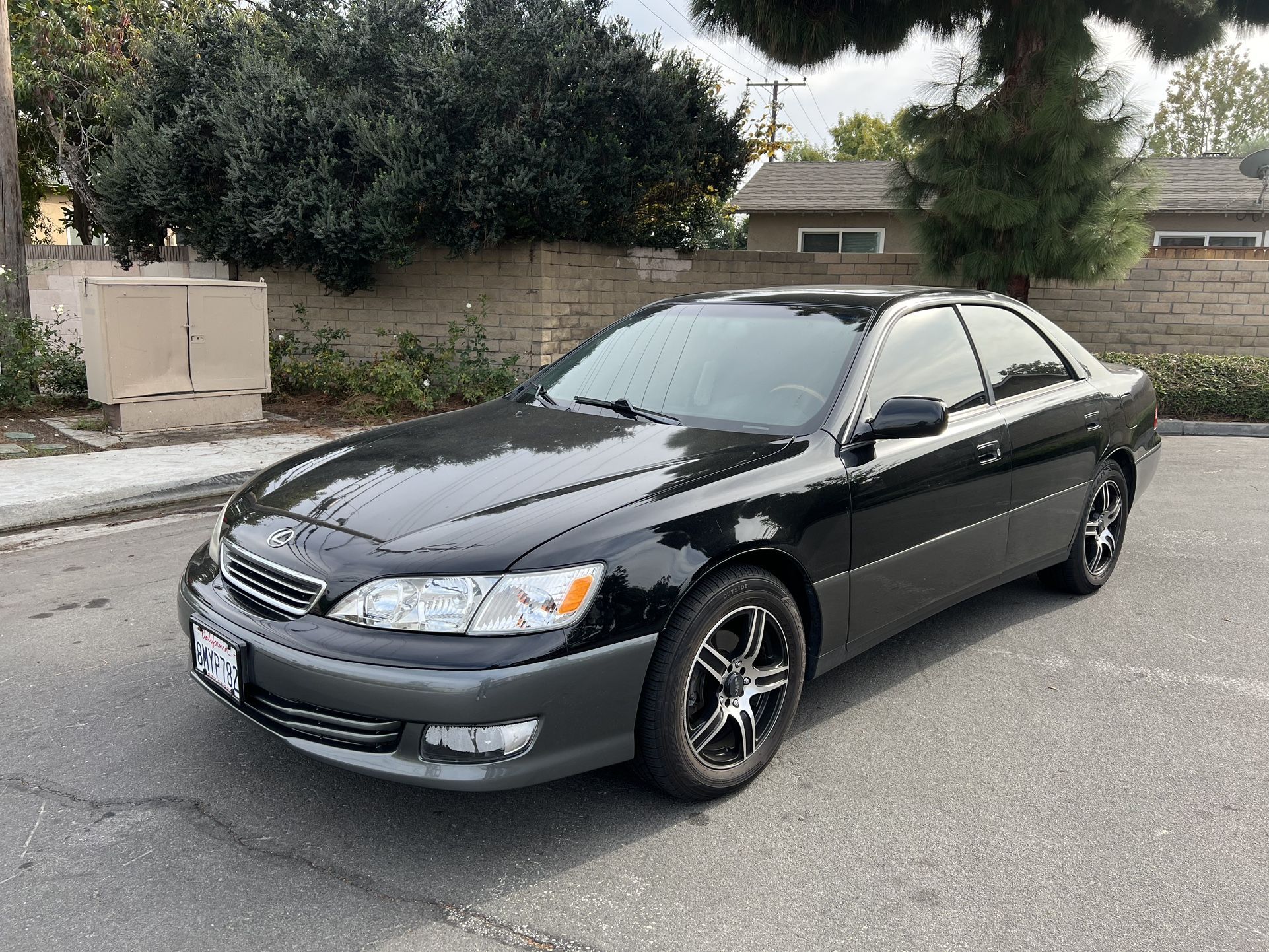 2001 Lexus ES 300 for Sale in Huntington Beach, CA - OfferUp