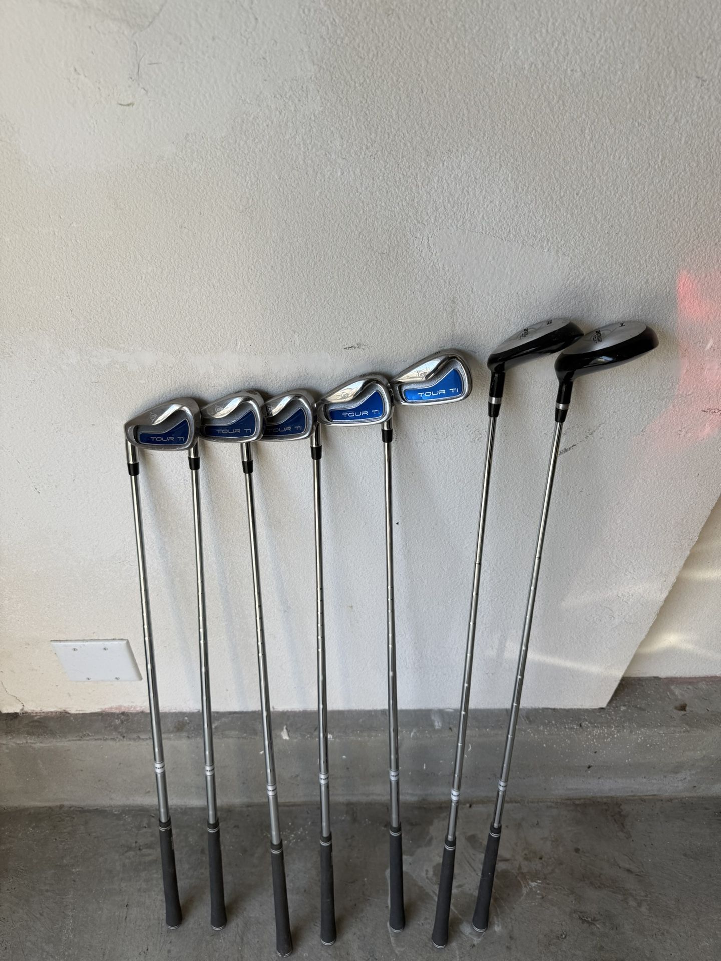 Dunlop tour TI Iron Set & 3/4 Hybrids for Sale in Ontario, CA - OfferUp