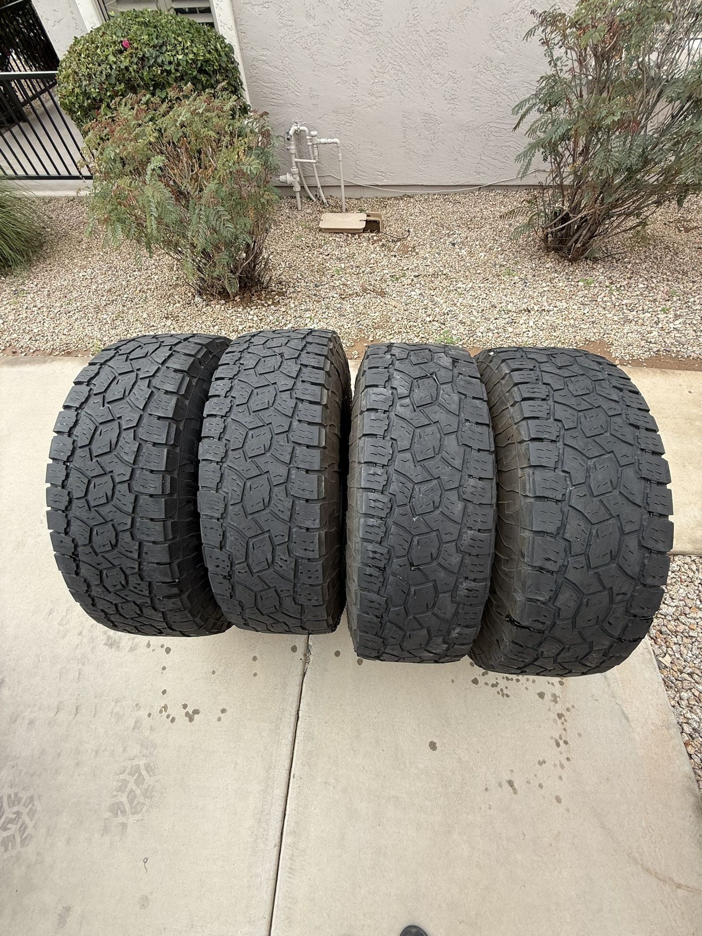 37 X 12.5 X 18 Toyo AT 3 for Sale in Queen Creek, AZ - OfferUp
