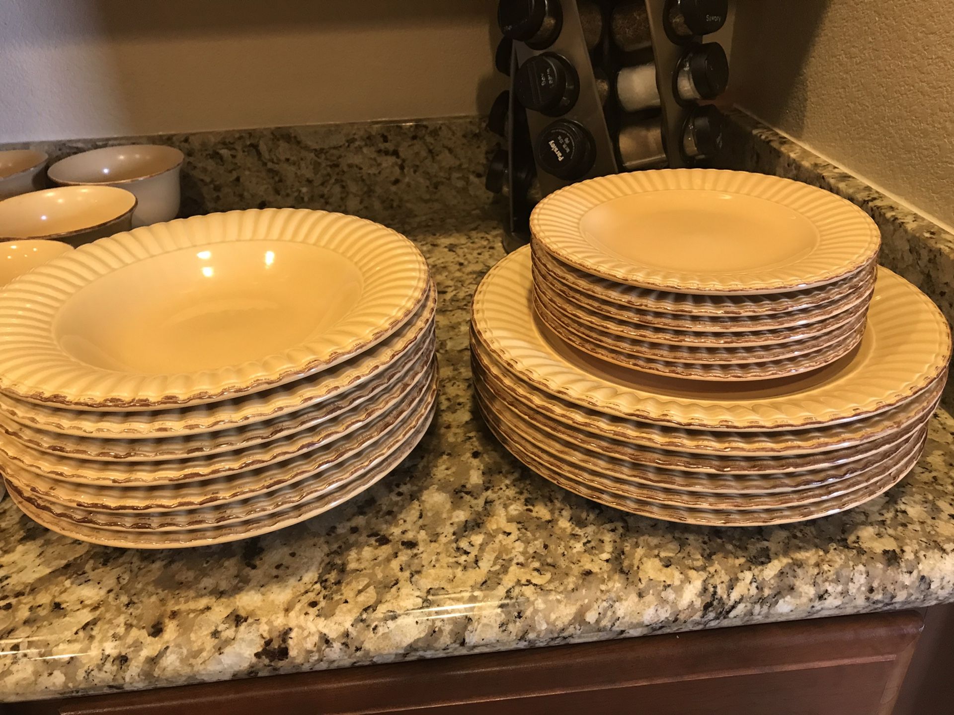 TODD ENGLISH COLLECTION dinnerware for Sale in Galt, CA - OfferUp
