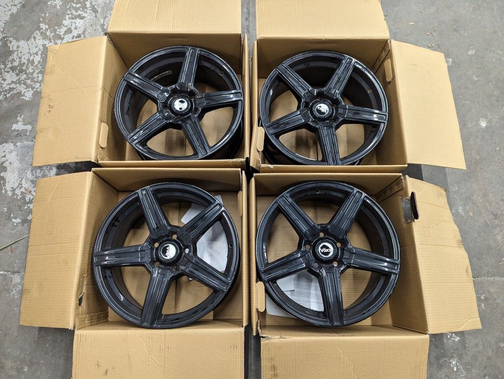 VOXX Como Wheels for Sale in Camarillo, CA - OfferUp
