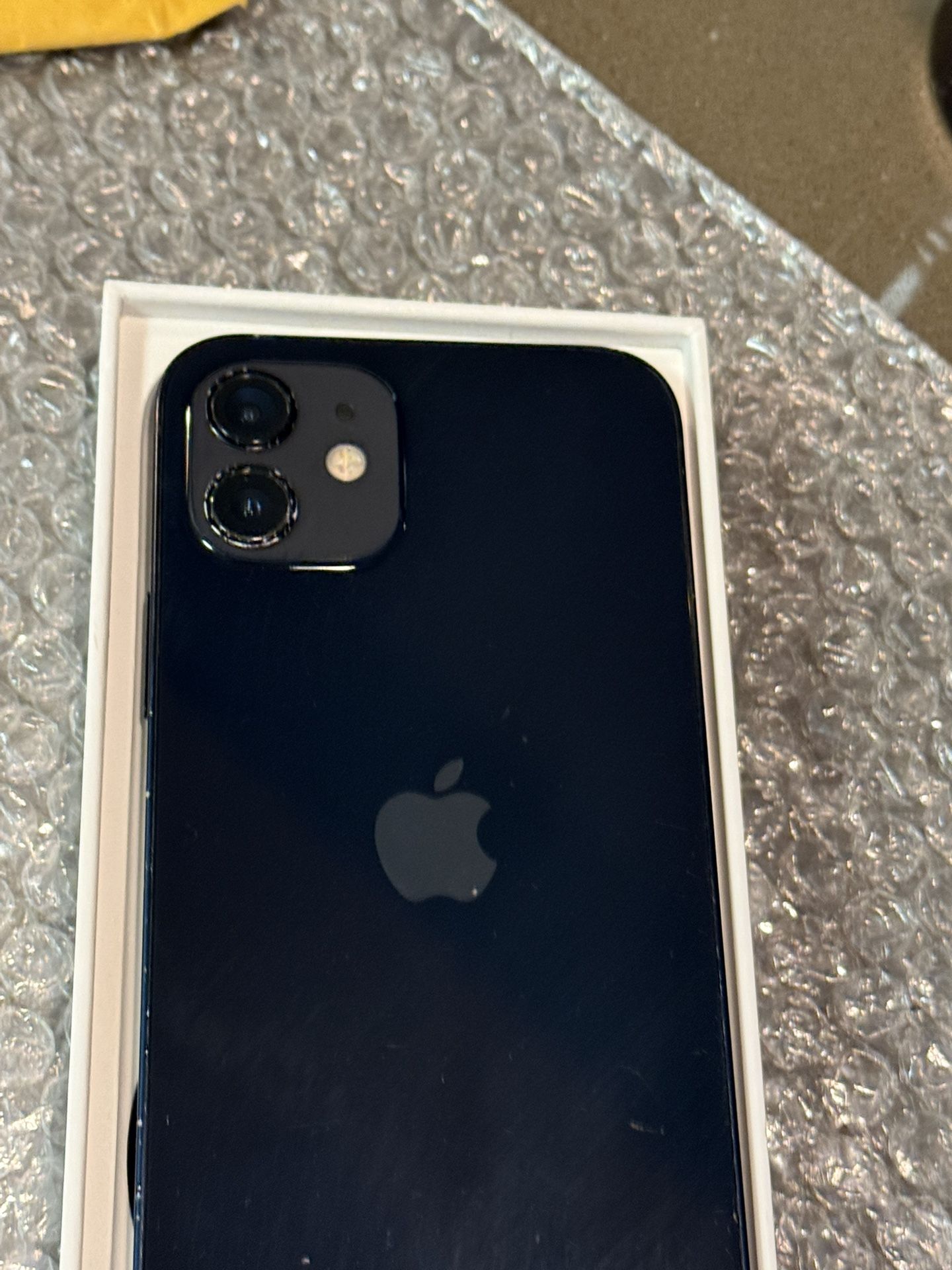 iPhone 12 Black UNLOCKED for Sale in Vancouver, WA - OfferUp