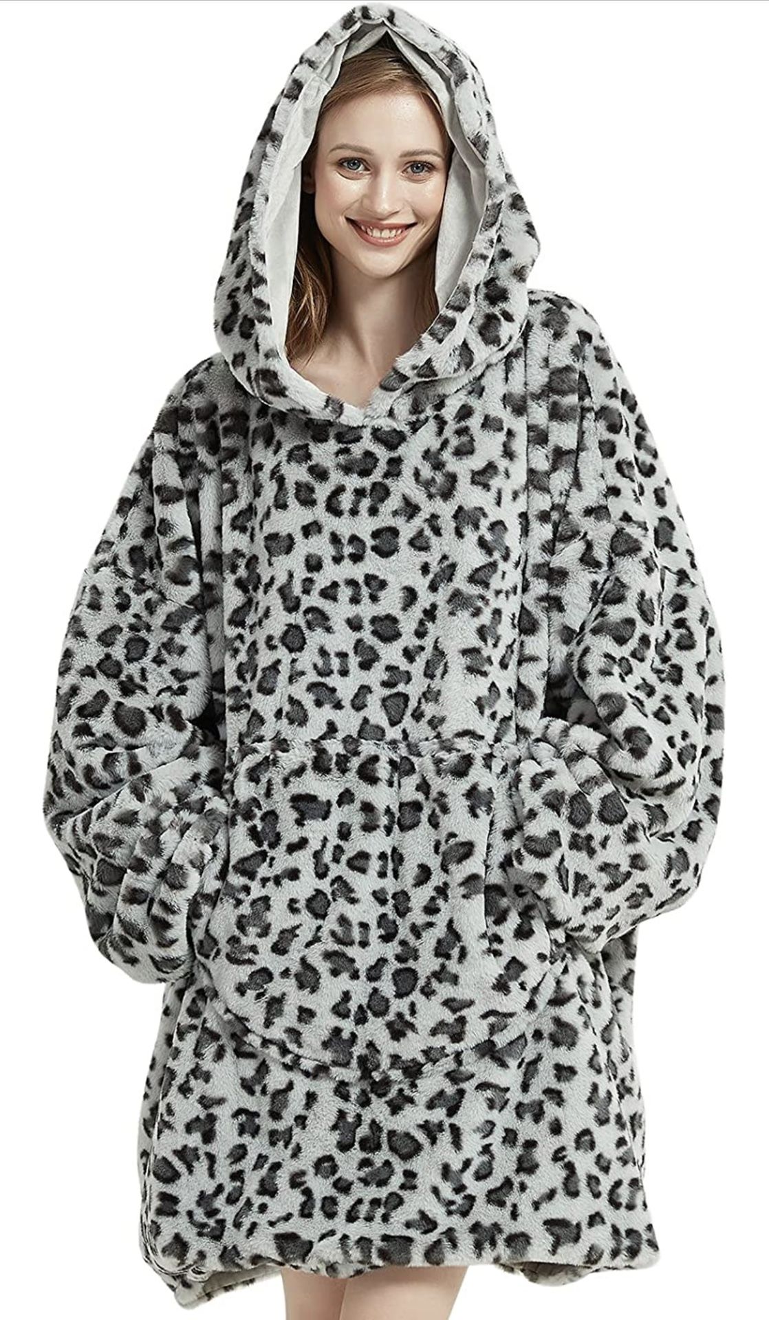 Wearable blanket adults store