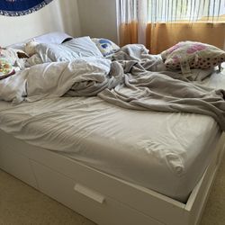 Brimnes queen bed store