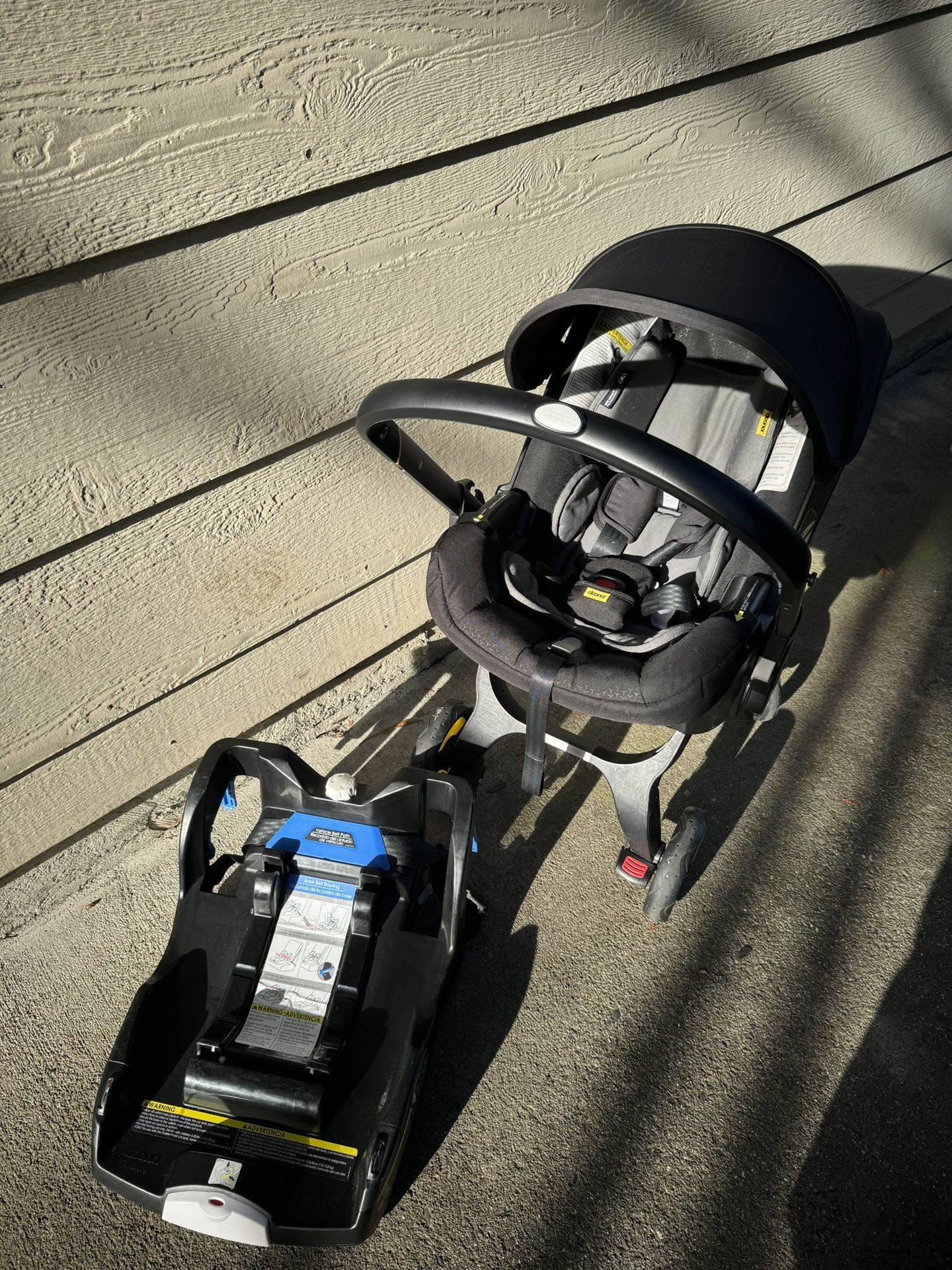 Doona Stroller With Base for Sale in Everett, WA - OfferUp