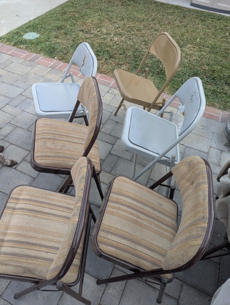 Free Folding Chairs for Sale in San Gabriel, CA - OfferUp