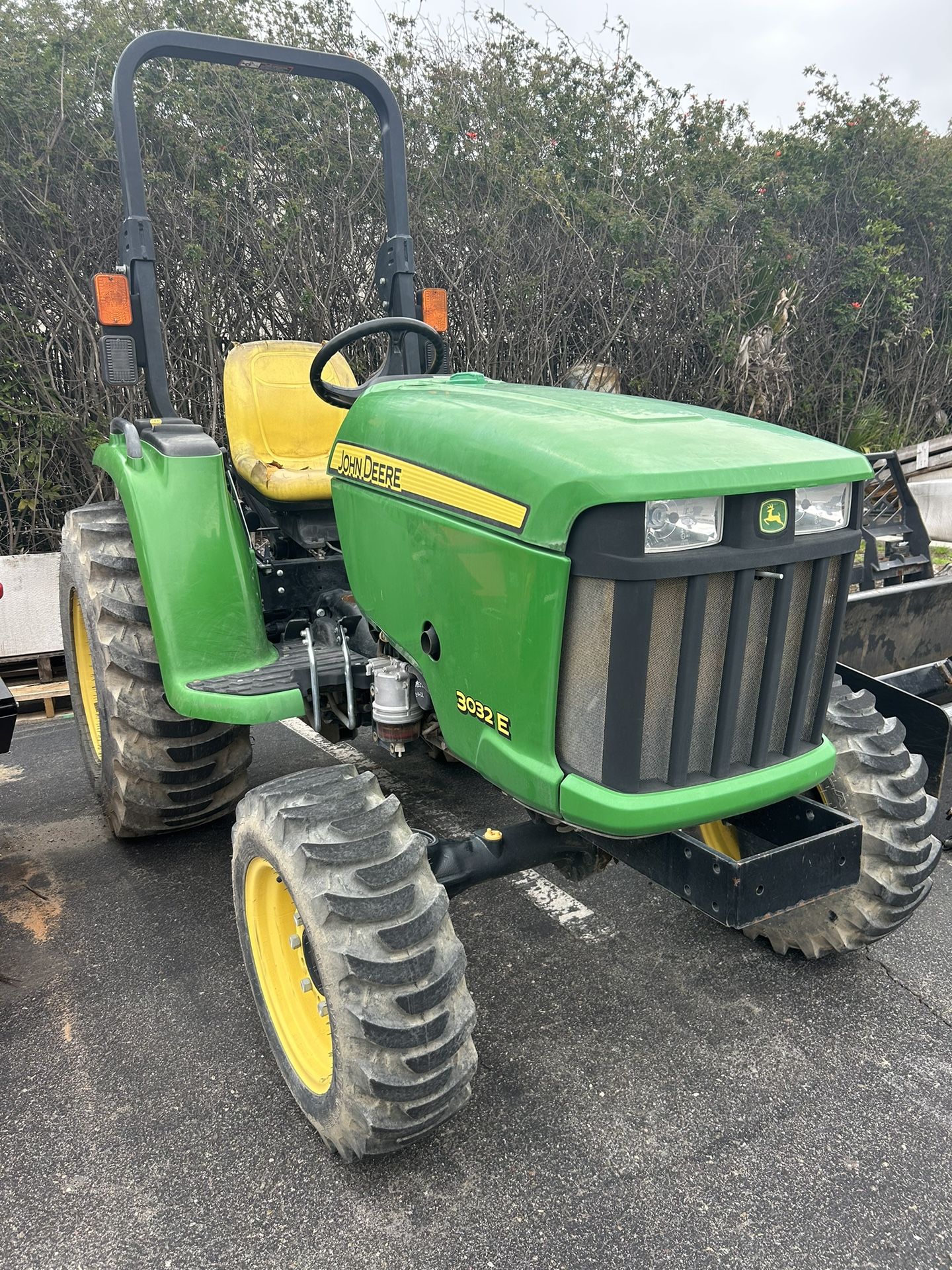 John Deere 3032e Tractor 4WD 32hp for Sale in Temecula, CA - OfferUp