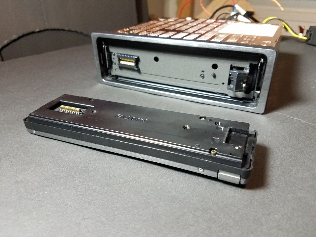 Sony mobile es Head Unit CDX-C90 for Sale in Fresno, CA - OfferUp