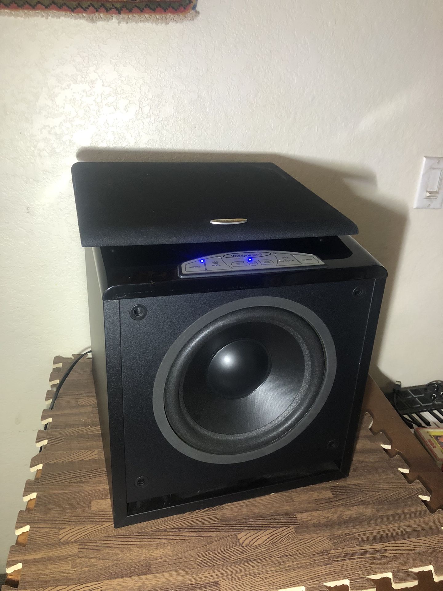 Velodyne Powered Powerful Subwoofer 400 WATTS BEAST! for Sale in ...