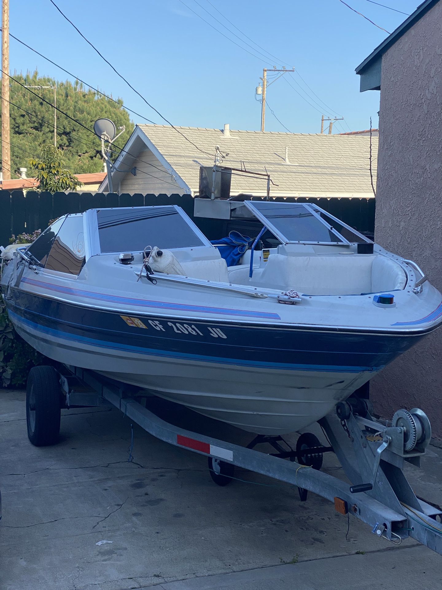 Compact Boat Fits In Parking Spot. I Need Mine Back for Sale in Long ...