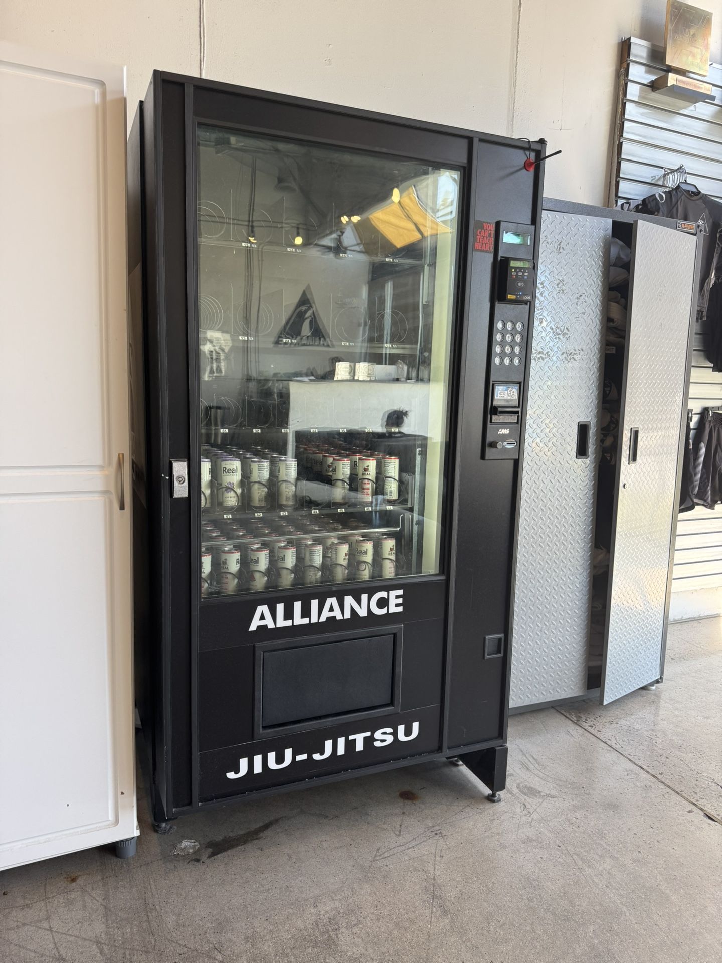 Vending Machine for Sale in San Diego, CA - OfferUp