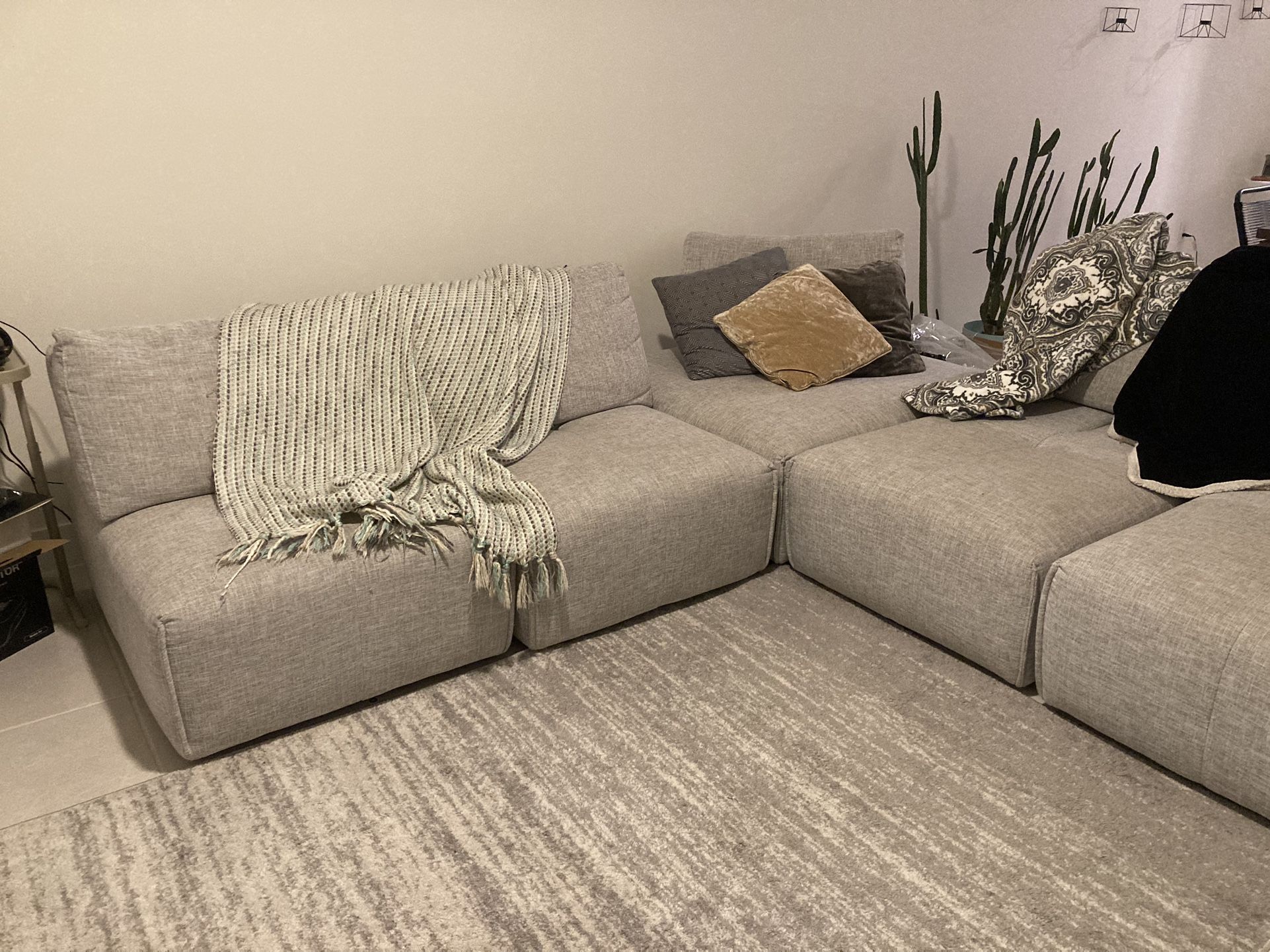 Sectional Sofa - Rooms To go for Sale in Medley, FL - OfferUp
