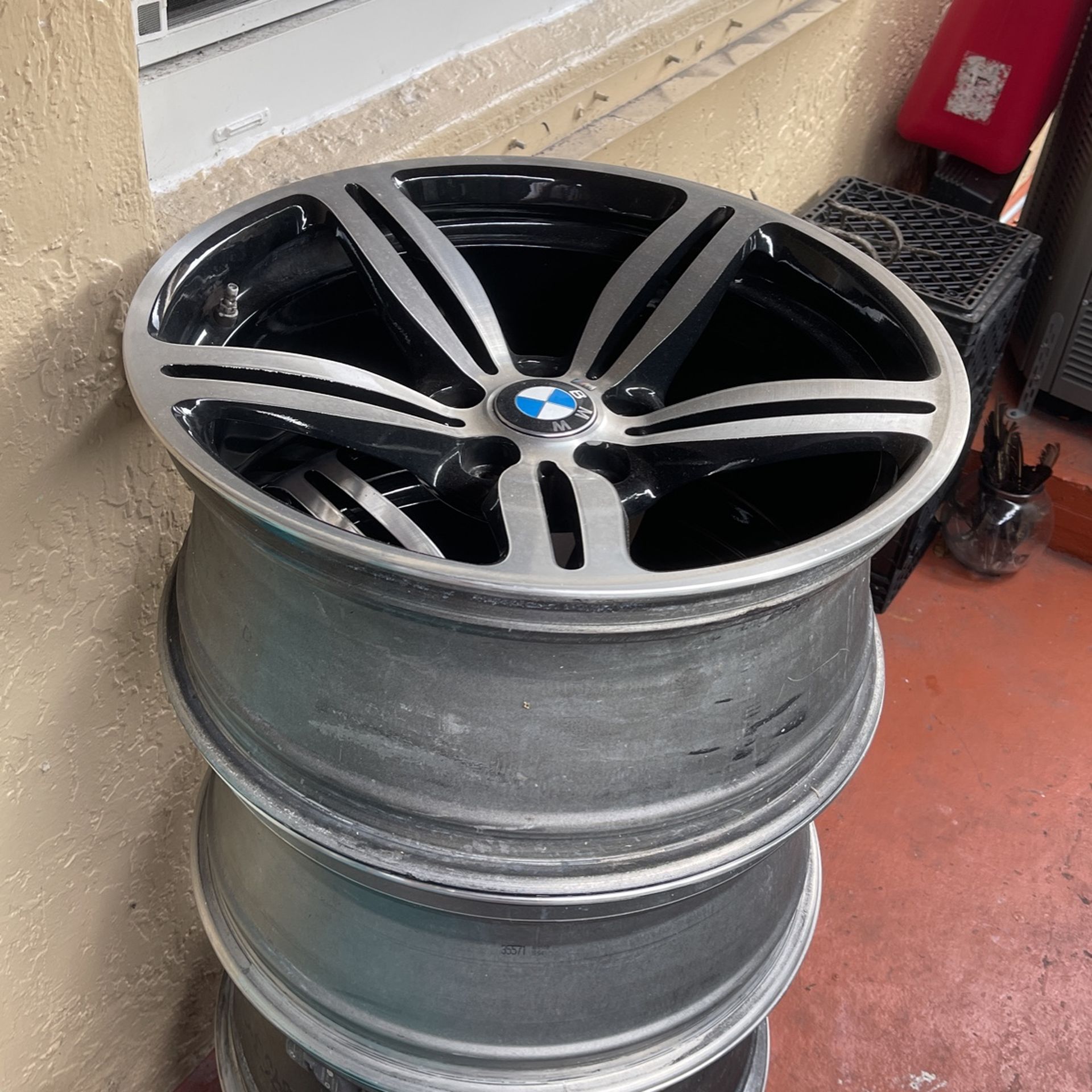 Bmw M5 / M6 Oem Rims 19s for Sale in Miami Gardens, FL - OfferUp