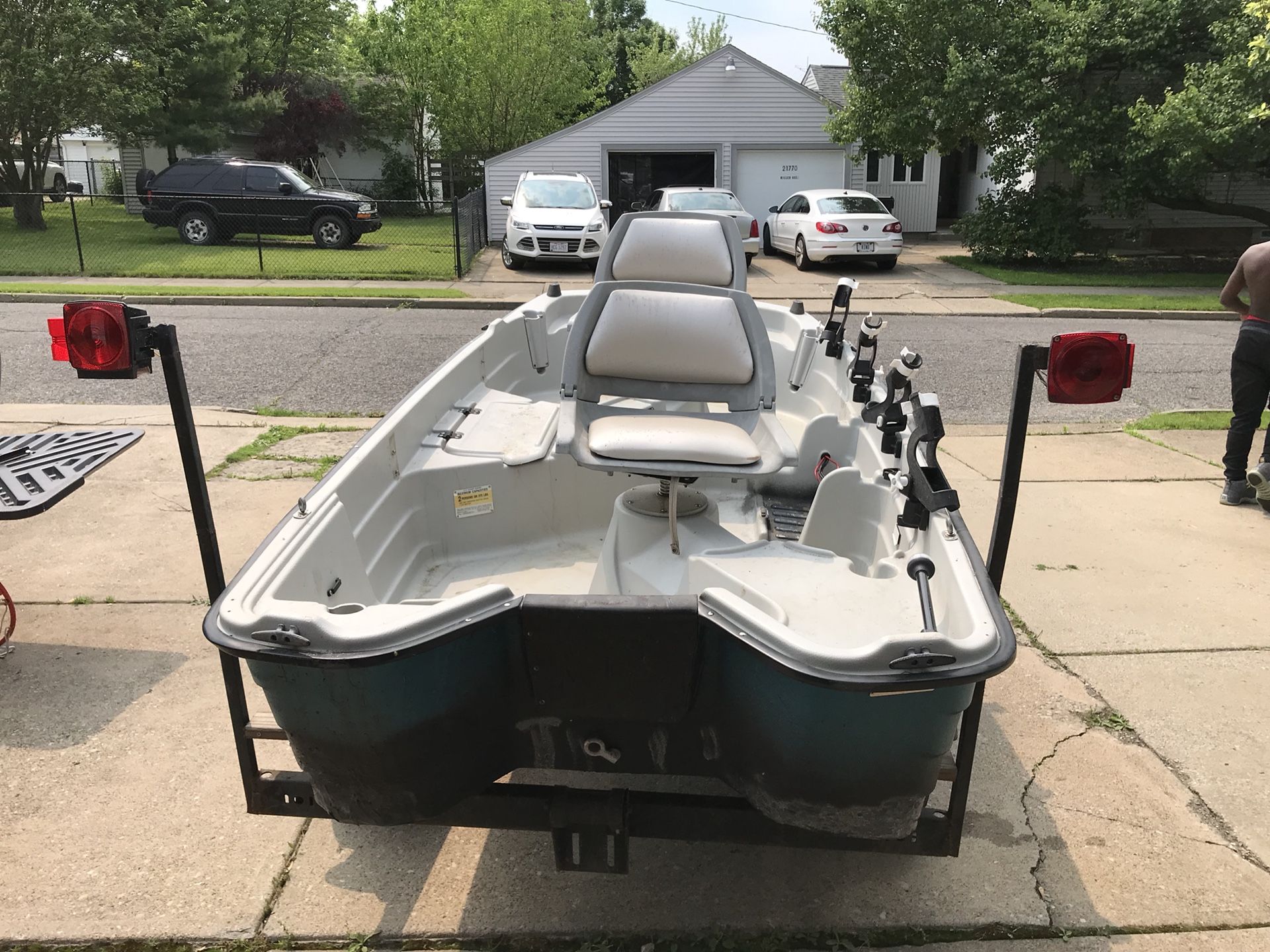 Basshound 10.2 boat and trailer for Sale in Euclid, OH - OfferUp