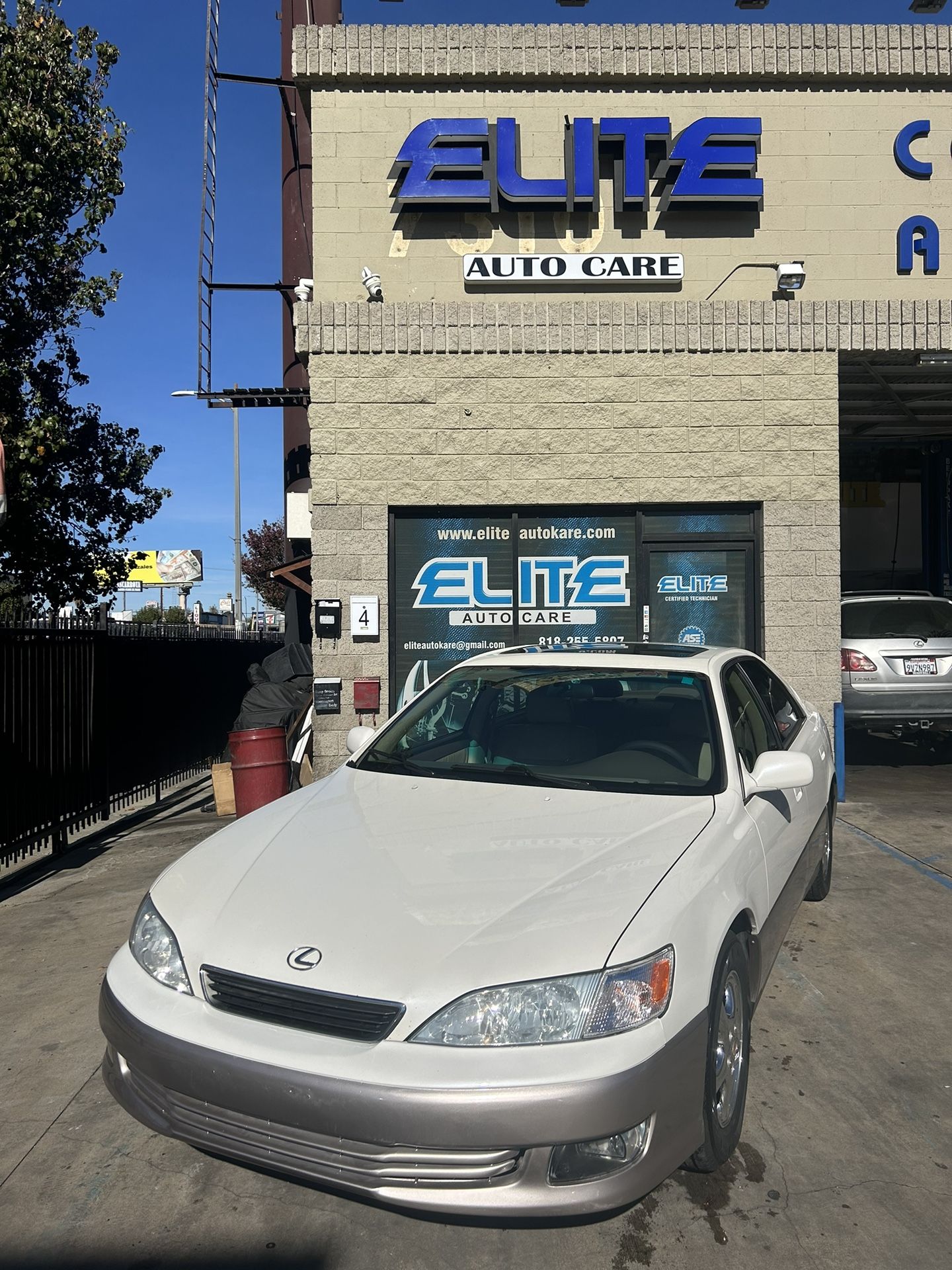 1999 Lexus ES 300 for Sale in Los Angeles, CA - OfferUp