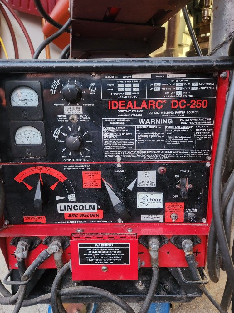 Lincoln Electric Idealarc Dc250 Welder for Sale in Kings Park, NY - OfferUp