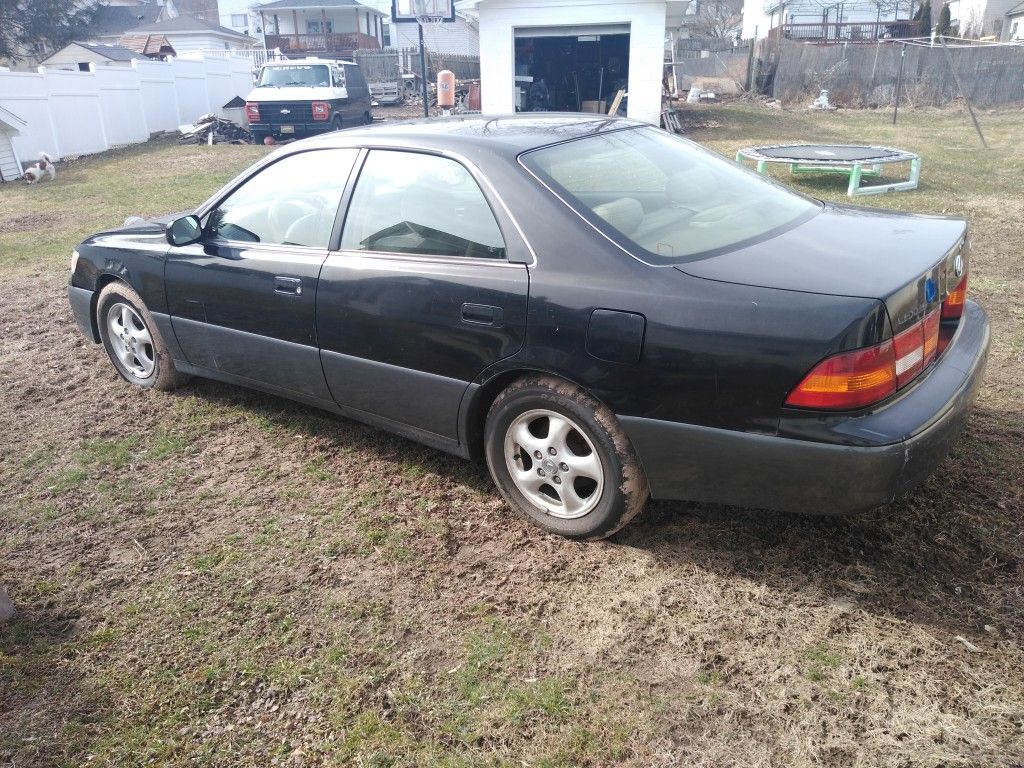 1998 Lexus ES 300 for Sale in Blakely, PA - OfferUp