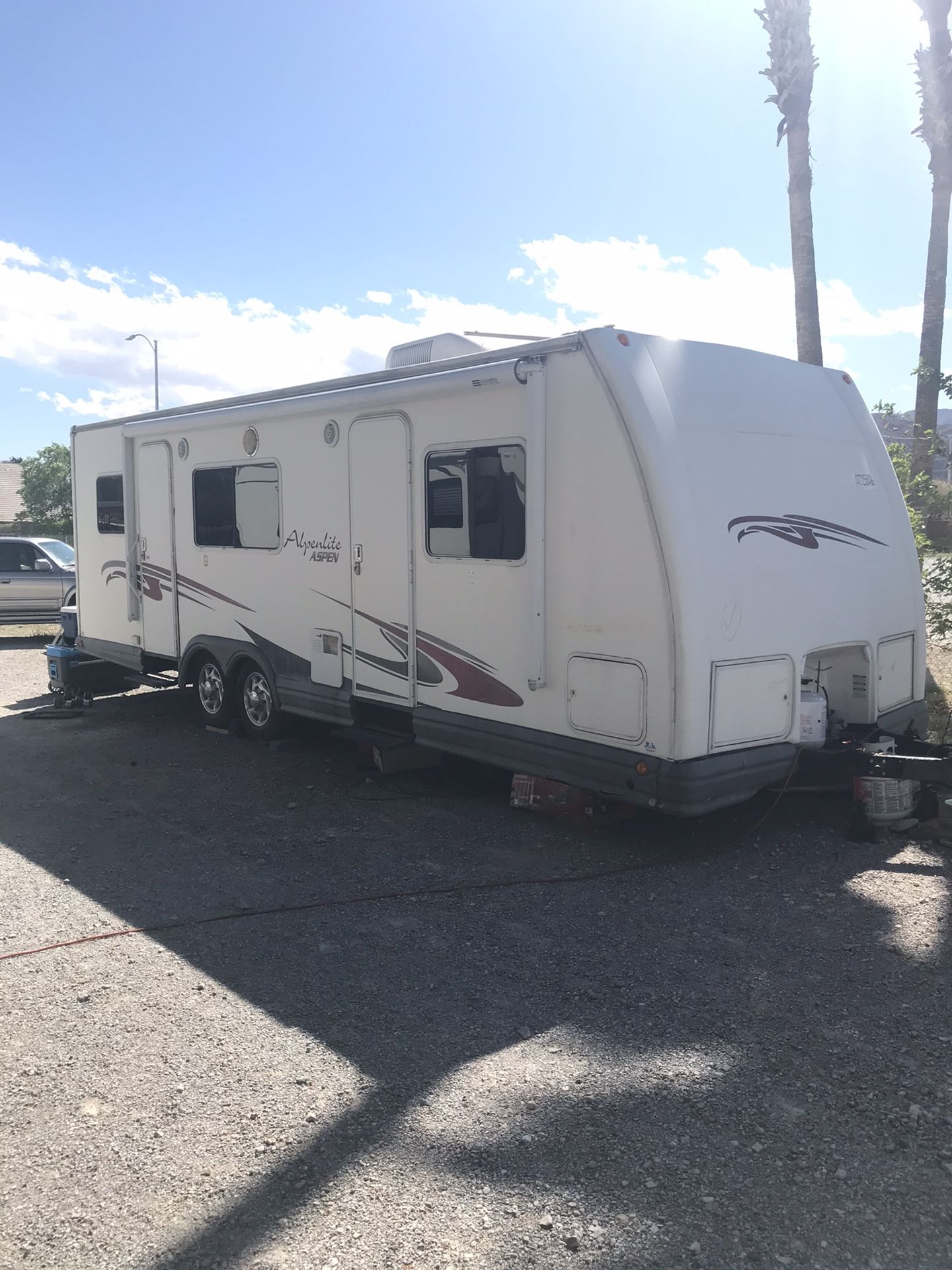 Alpenlite Aspen Travel Trailer 2003 for Sale in Las Vegas, NV - OfferUp