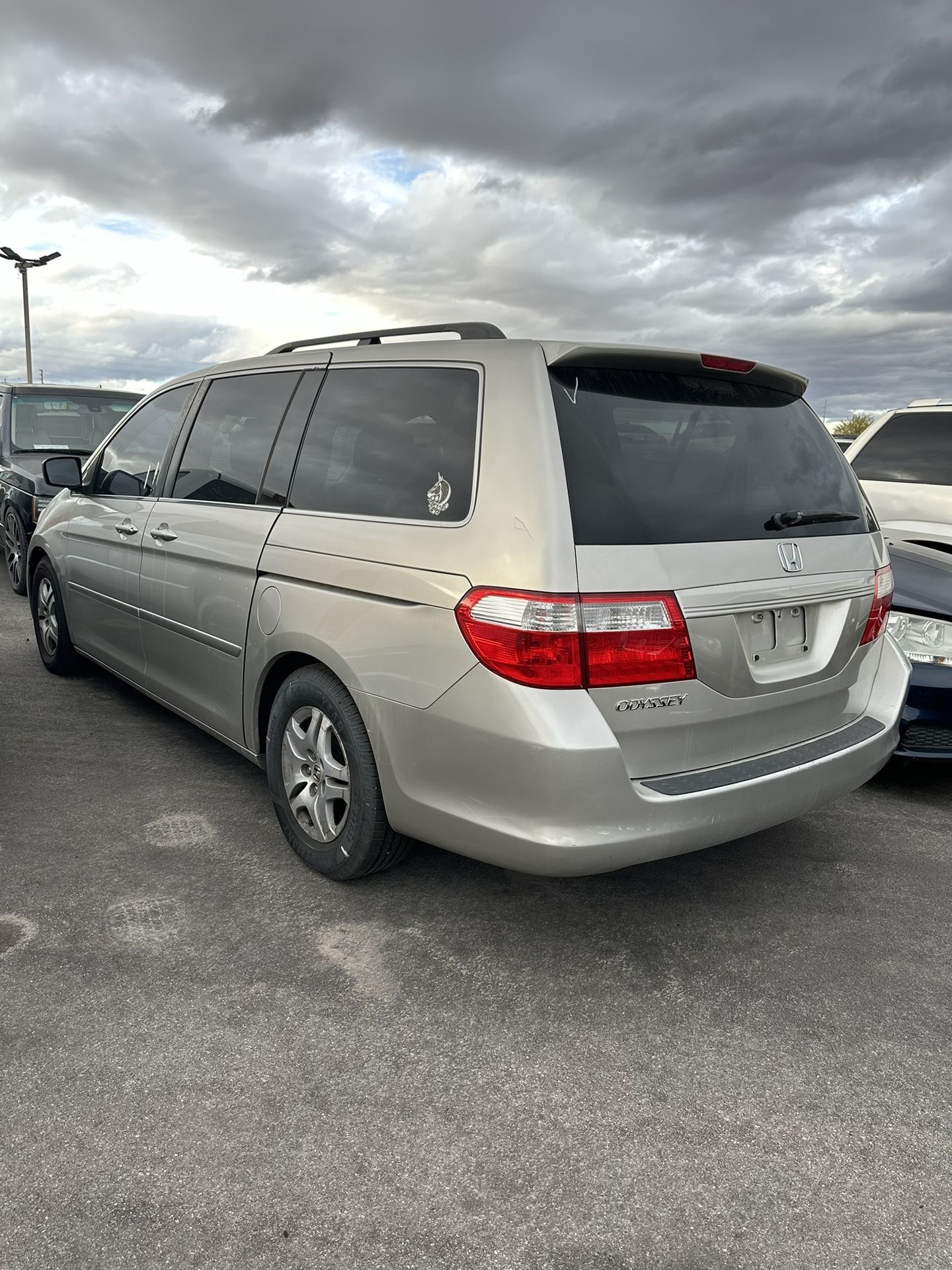 IMPOUND YARD SELLING ALL KINDS OF RUNNING CARS OPEN TO THE PUBLIC TO ...